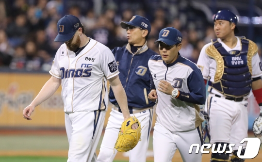 [PO3] '3G 36실점' 쉼없이 달려온 NC 투수들, 한계 드러냈다 | 스타뉴스