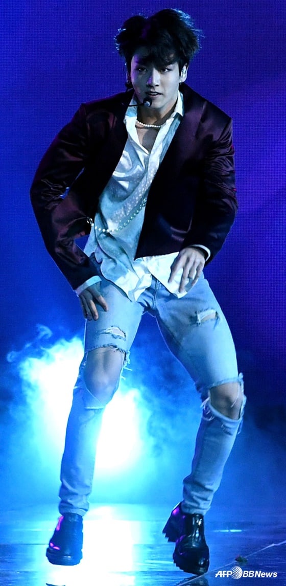 방탄소년단 정국 작사·작곡 참여 'Your eyes tell' 日 주요 음원 차트 1위 진입 | 스타뉴스