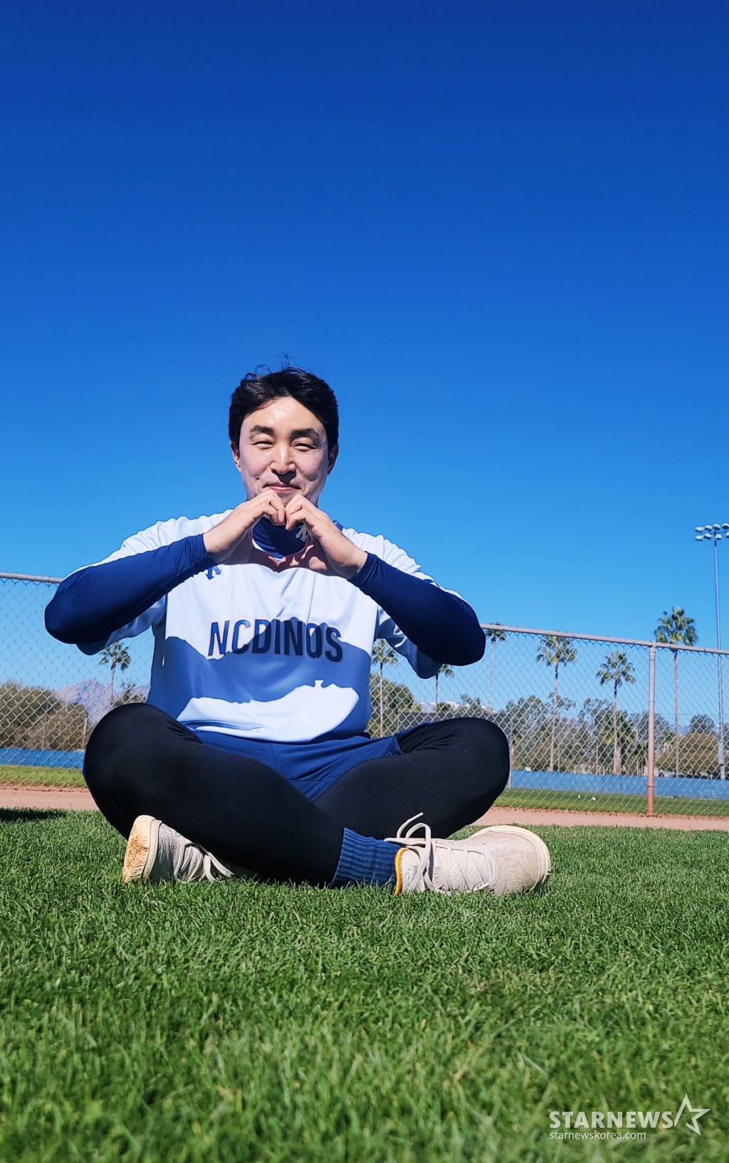 "200안타 도전하겠다" 강정호 스쿨 효과 제대로, 'NEW 캡틴 깜짝 선언' KBO 역사 또 나올까 [투손 캠프 현장] | 스타뉴스