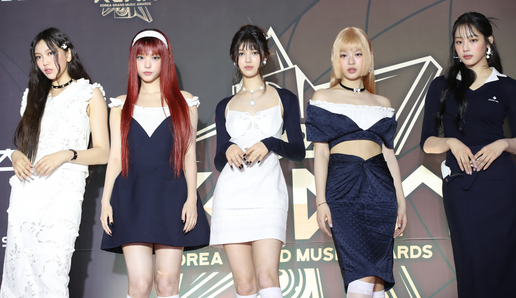 뉴진스, KGMA 대상 "민희진 대표님께 감사..끝까지 뭉칩시다" | 스타뉴스