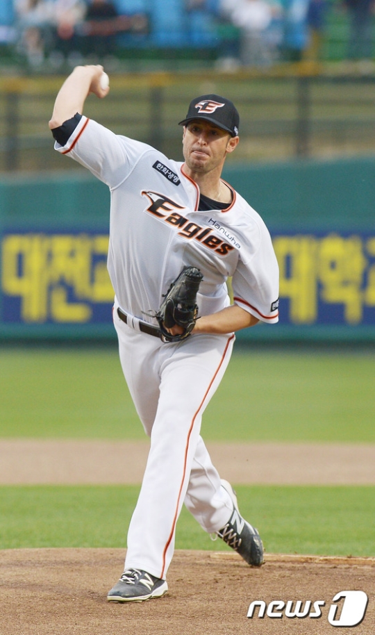 한화 마에스트리, KIA전 6이닝 무실점 '역투'.. 'QS-2승 요건' | 스타뉴스