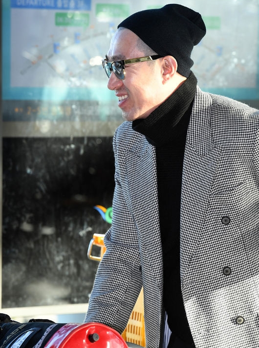 [천일평의 야구장 가는 길] '역대 최고 타율' KIA에 정성훈 가세.. 2연속 우승 가능하다 | 스타뉴스