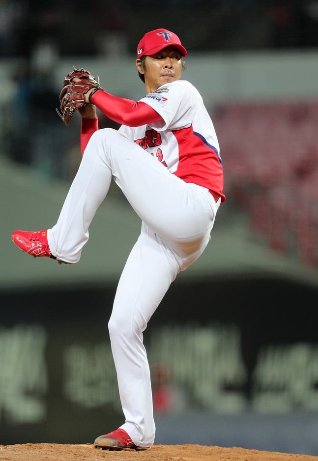 KIA 임창용, 통산 1400탈삼진 달성.. KBO 역대 7호 | 스타뉴스