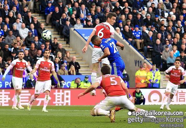 [EPL 36R] 아스널도 ‘너나 가라 4위’, 레스터 원정 0-3 패 … 5위+3연패 부진 | 스타뉴스