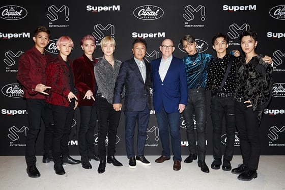 SuperM, 데뷔와 동시에 빌보드 200 1위.."꿈만 같다" 소감 | 스타뉴스