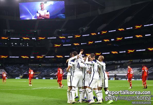 [UEL 리뷰] ‘SON 35분’ 토트넘, 앤트워프와 홈 경기 2-0 완승… 조 1위로 마감 | 스타뉴스