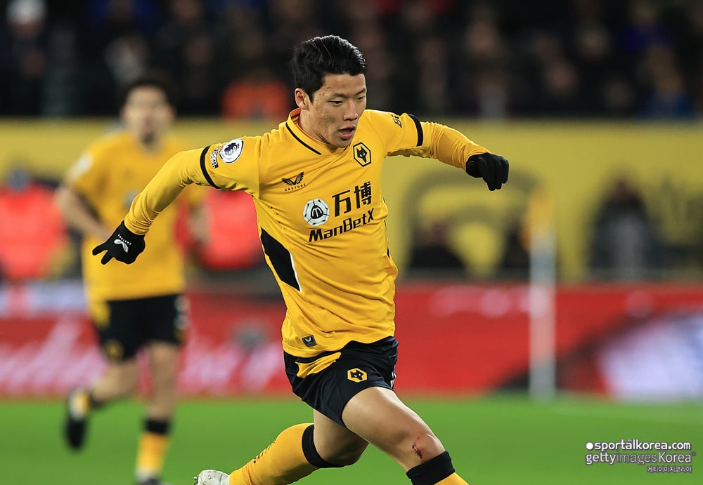 [EPL 27R] 울버햄프턴 2연패, 황희찬도 조용…웨스트햄에 0-1 패배 | 스타뉴스