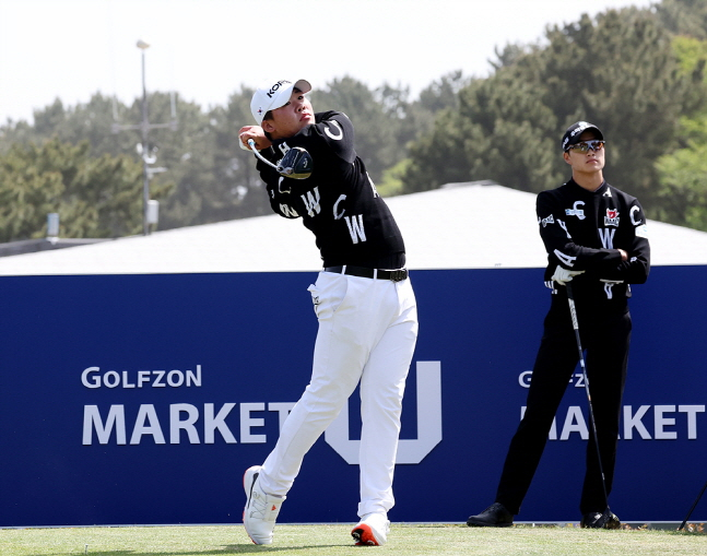 "톱10에 들고 싶어요" KPGA 14살 중학생 골퍼, 대성의 기운이 느껴진다 | 스타뉴스