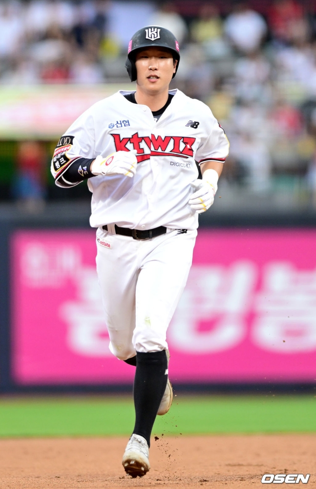 '와! 10K' 산체스 KBO 센세이션급 강렬 데뷔, KIA 파죽의 5연승 질주... KT 4연패 수렁 [수원 현장리뷰] | 스타뉴스