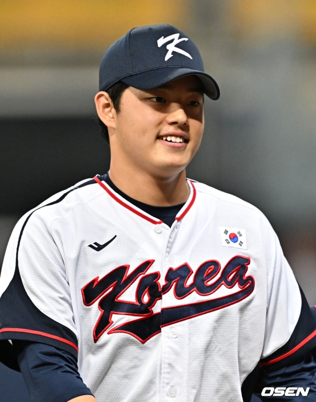 '호주전 선발 출격' 문동주 당찬 출사표 "왜 첫 경기에 나가는지 증명하겠다" [APBC 현장인터뷰] | 스타뉴스