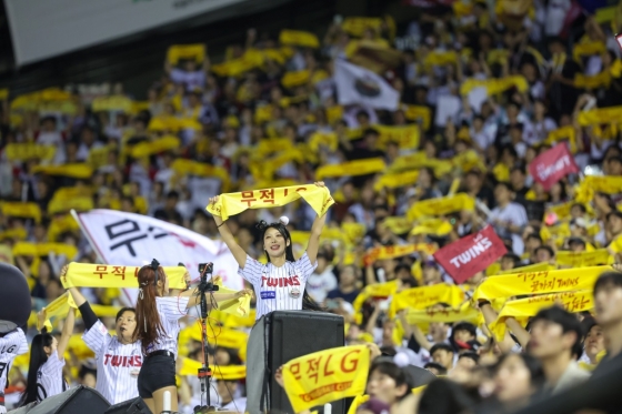 'LG 초긴장하나' KT 가을 기세가 너무 무섭다, '2023 리벤지 한국시리즈' 준PO 성사 [WC2 현장] | 스타뉴스